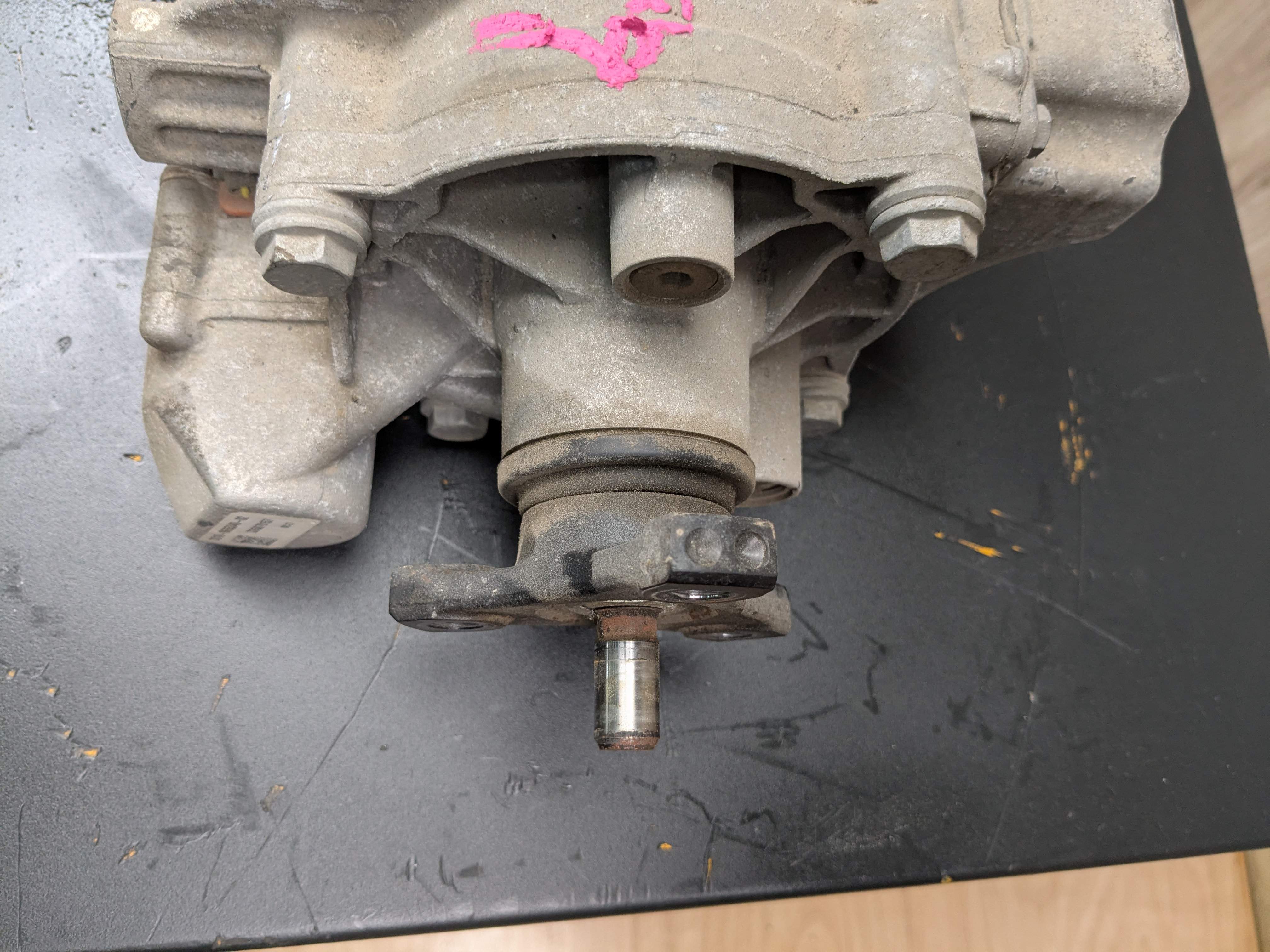 16-23 OEM BMW F39 F48 X1 X2 28iX AWD Rear Diff Differential Axle Carri ...