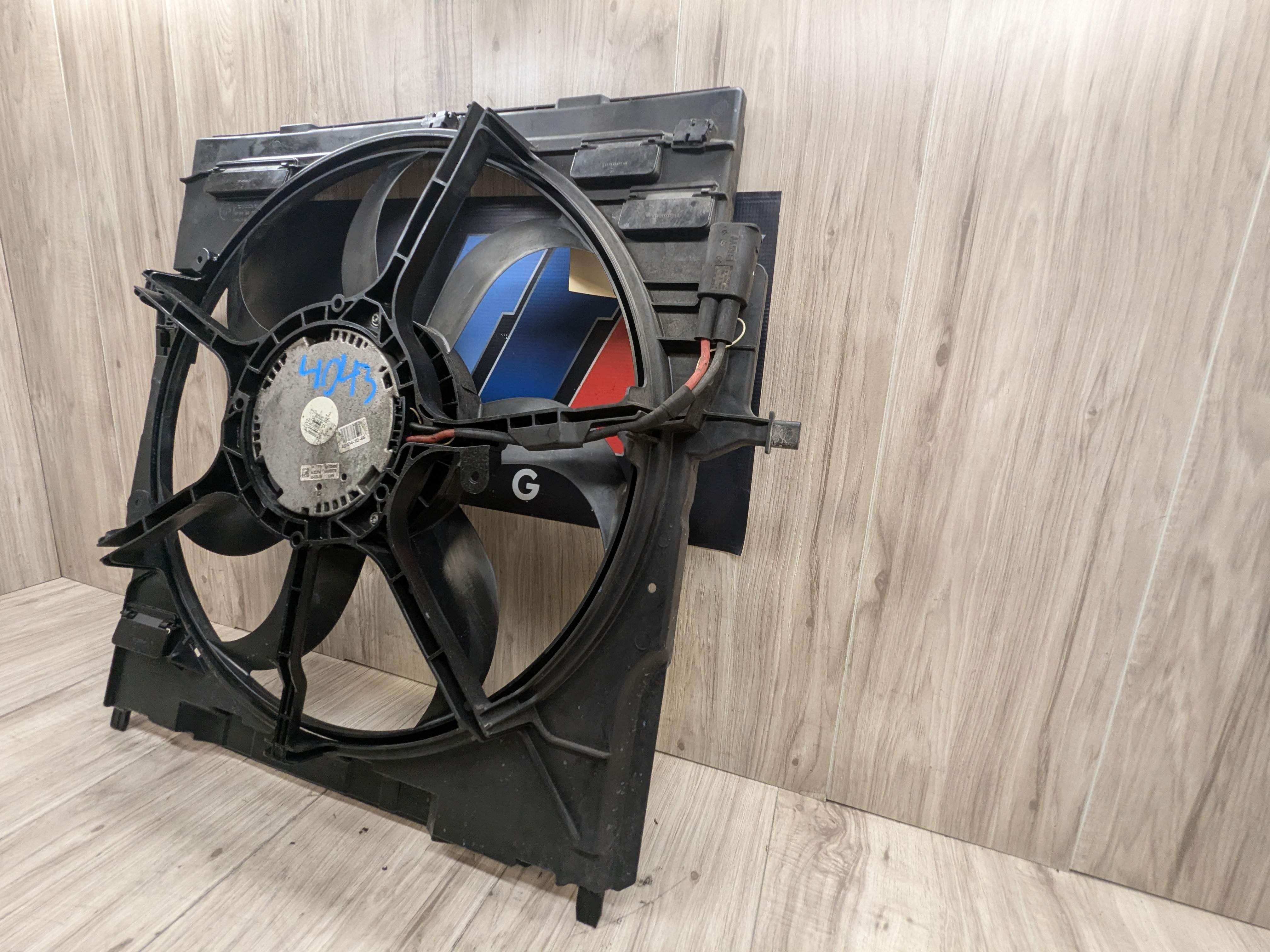 07-10 OEM BMW E70 X5 Electric Radiator Cooling Fan Shroud w/ Motor N52 ...