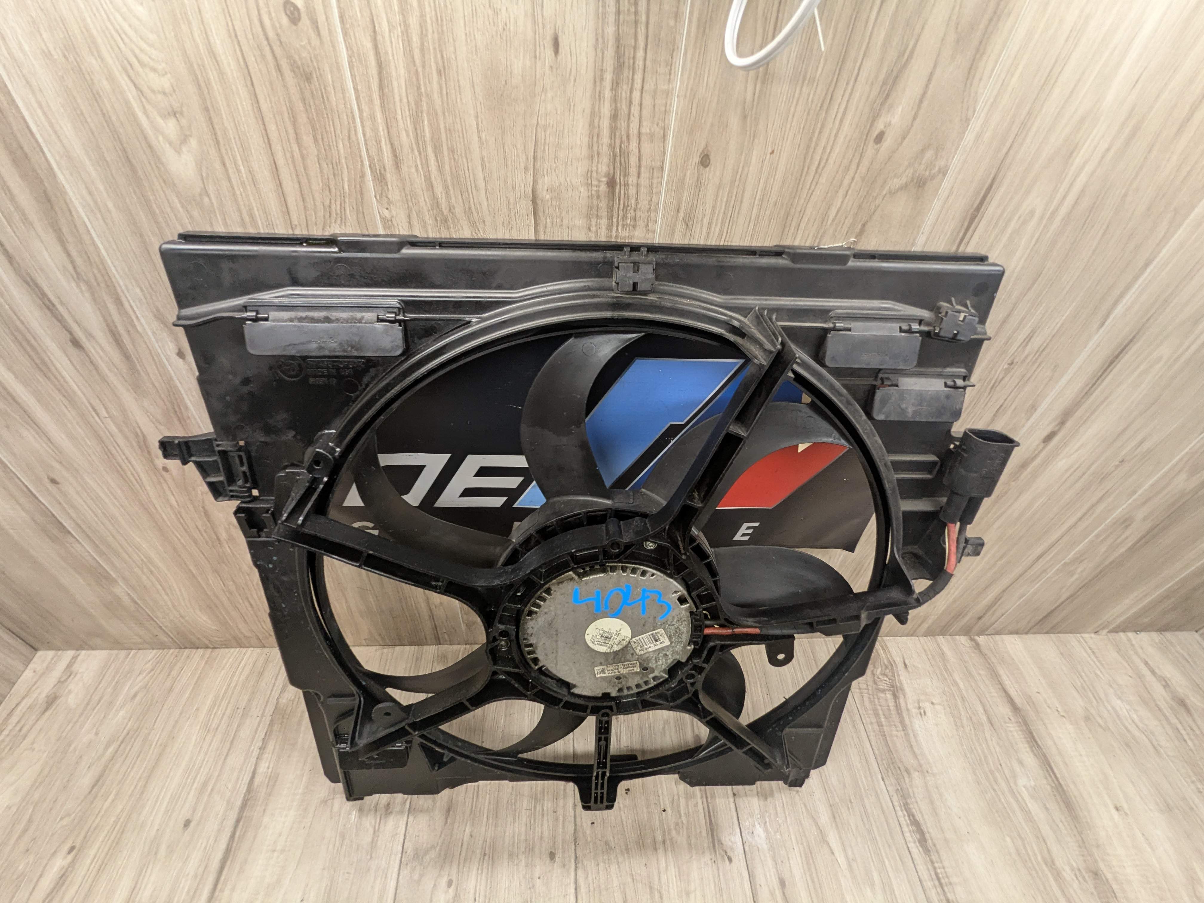 07-10 OEM BMW E70 X5 Electric Radiator Cooling Fan Shroud w/ Motor N52 ...