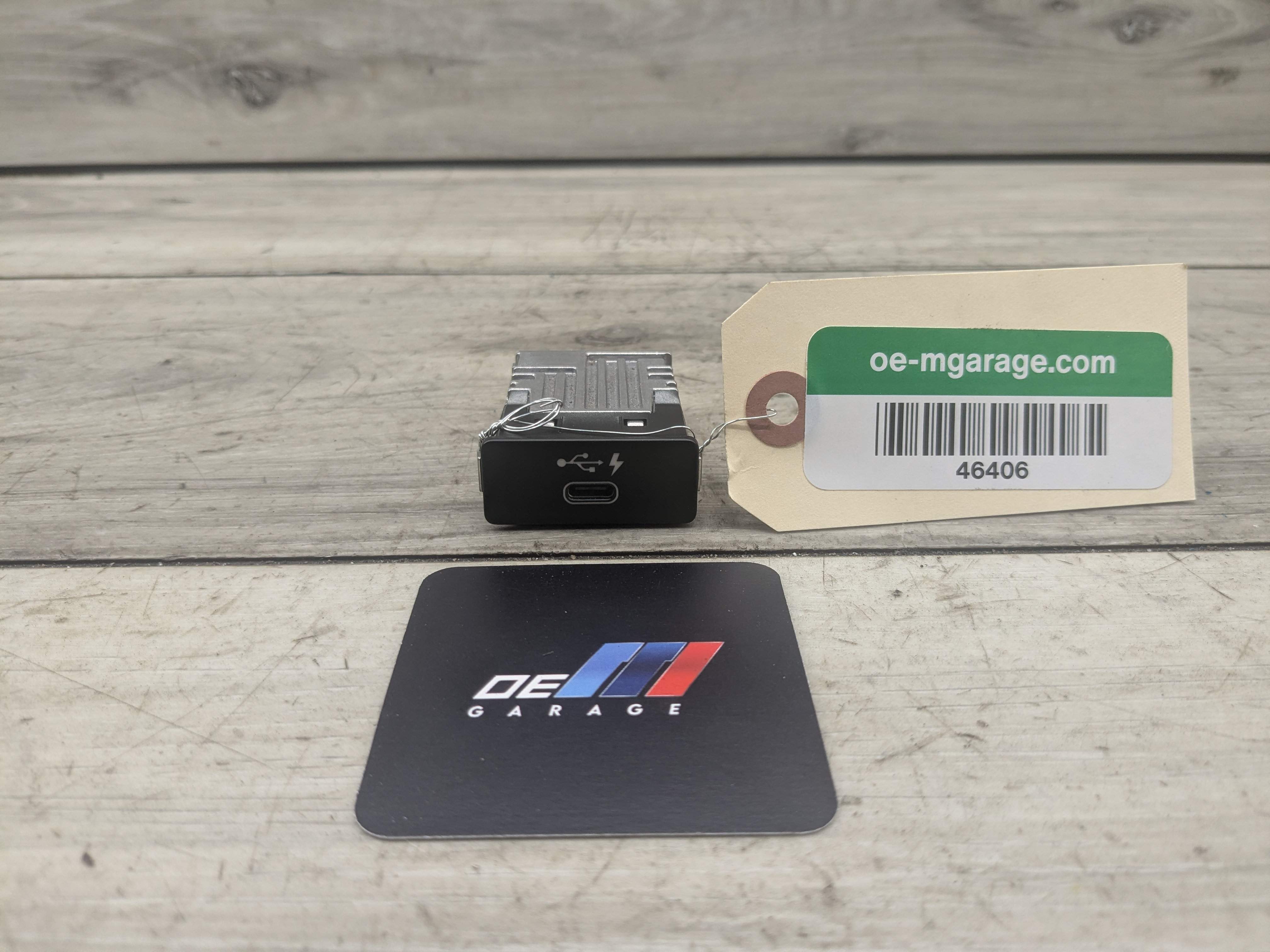 OEM BMW F44 F48 F97 G01 G05 G12 G20 G30 G80 USB Dual Type C Charger Po ...