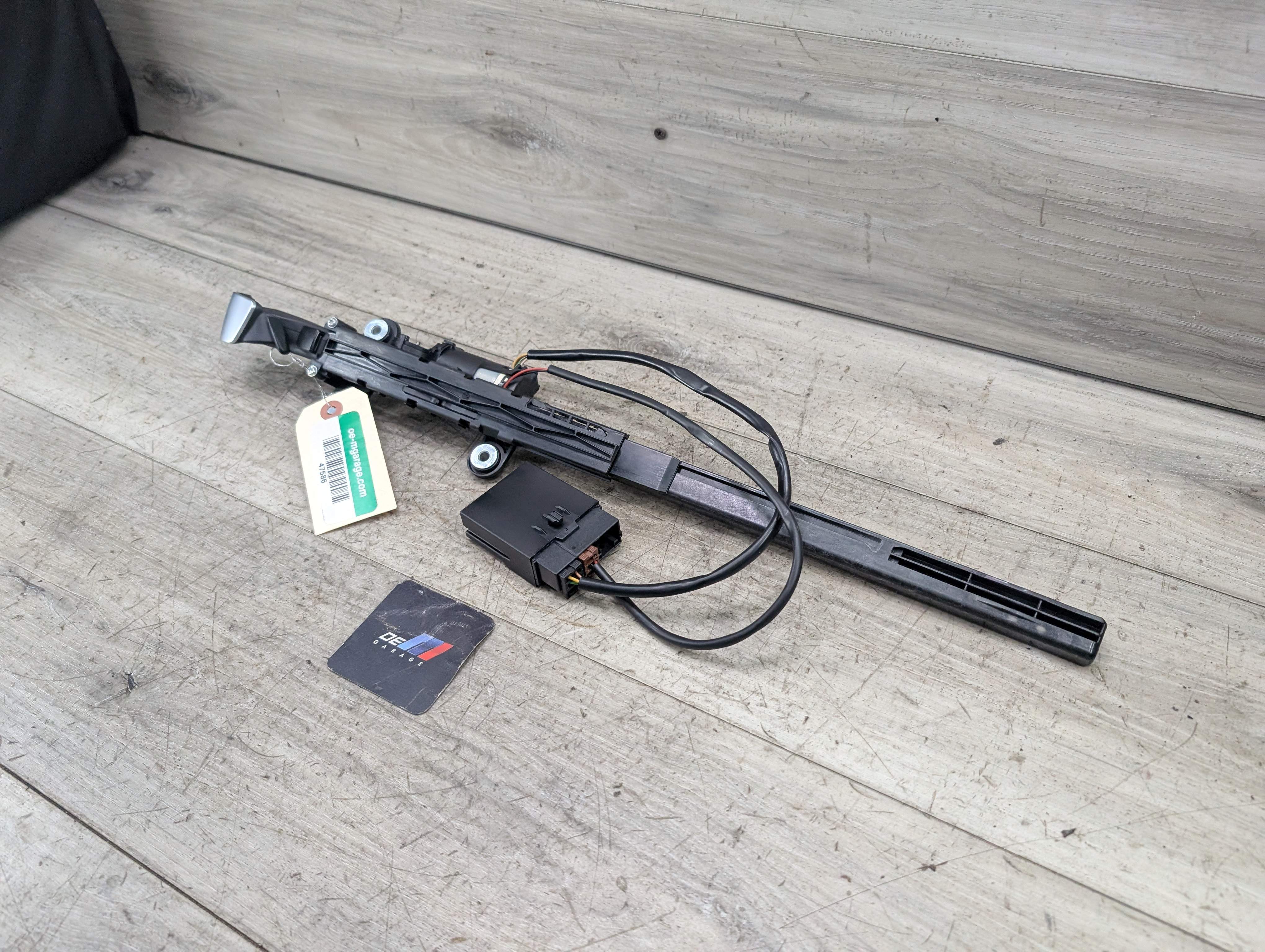 OEM BMW F32 F82 M4 Front Left Driver Side Seat Belt Handover Extender ...