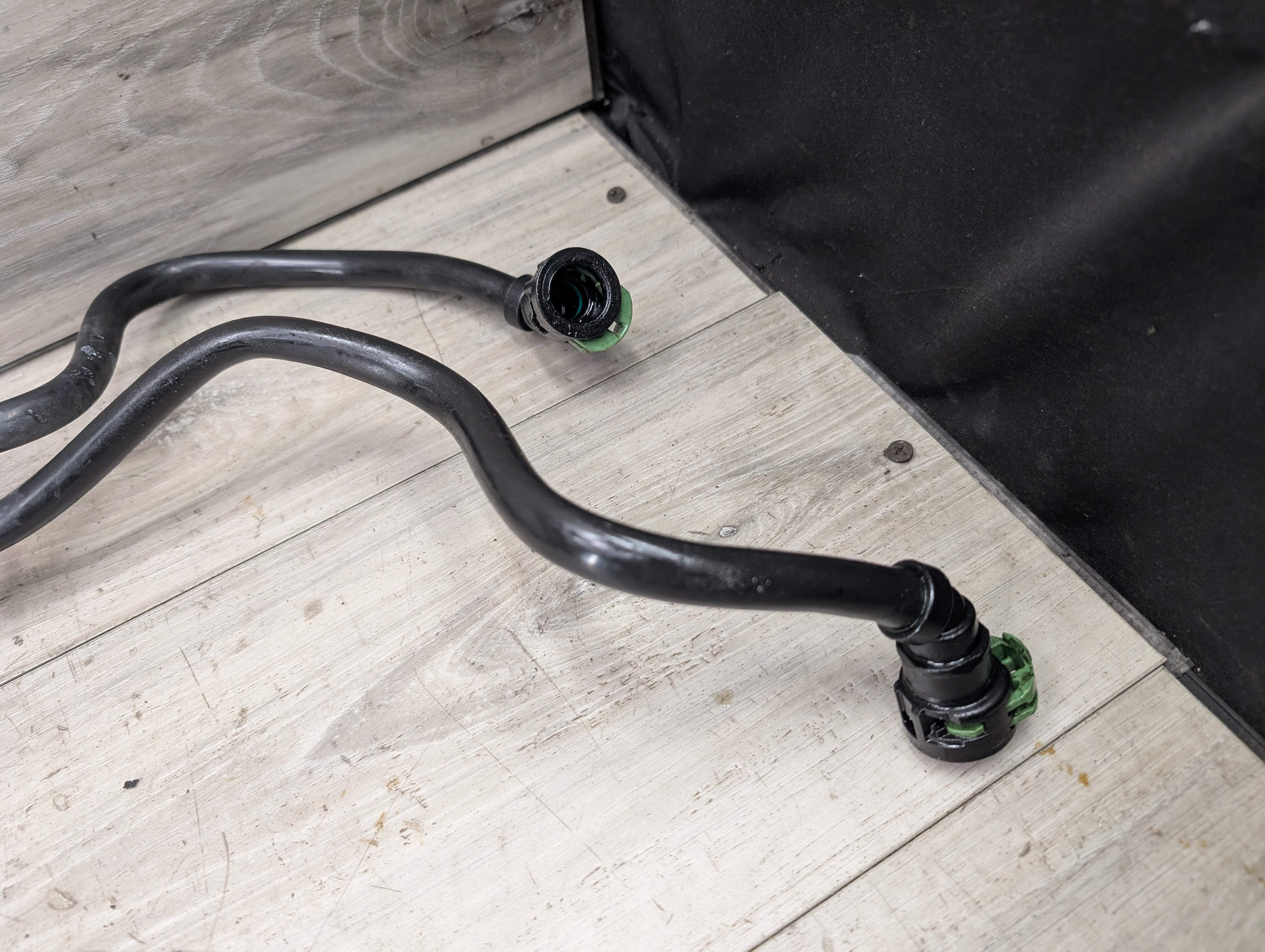 12-17 OEM BMW F30 F32 F33 F36 335 435 Transmission Oil Cooler Line Pip ...