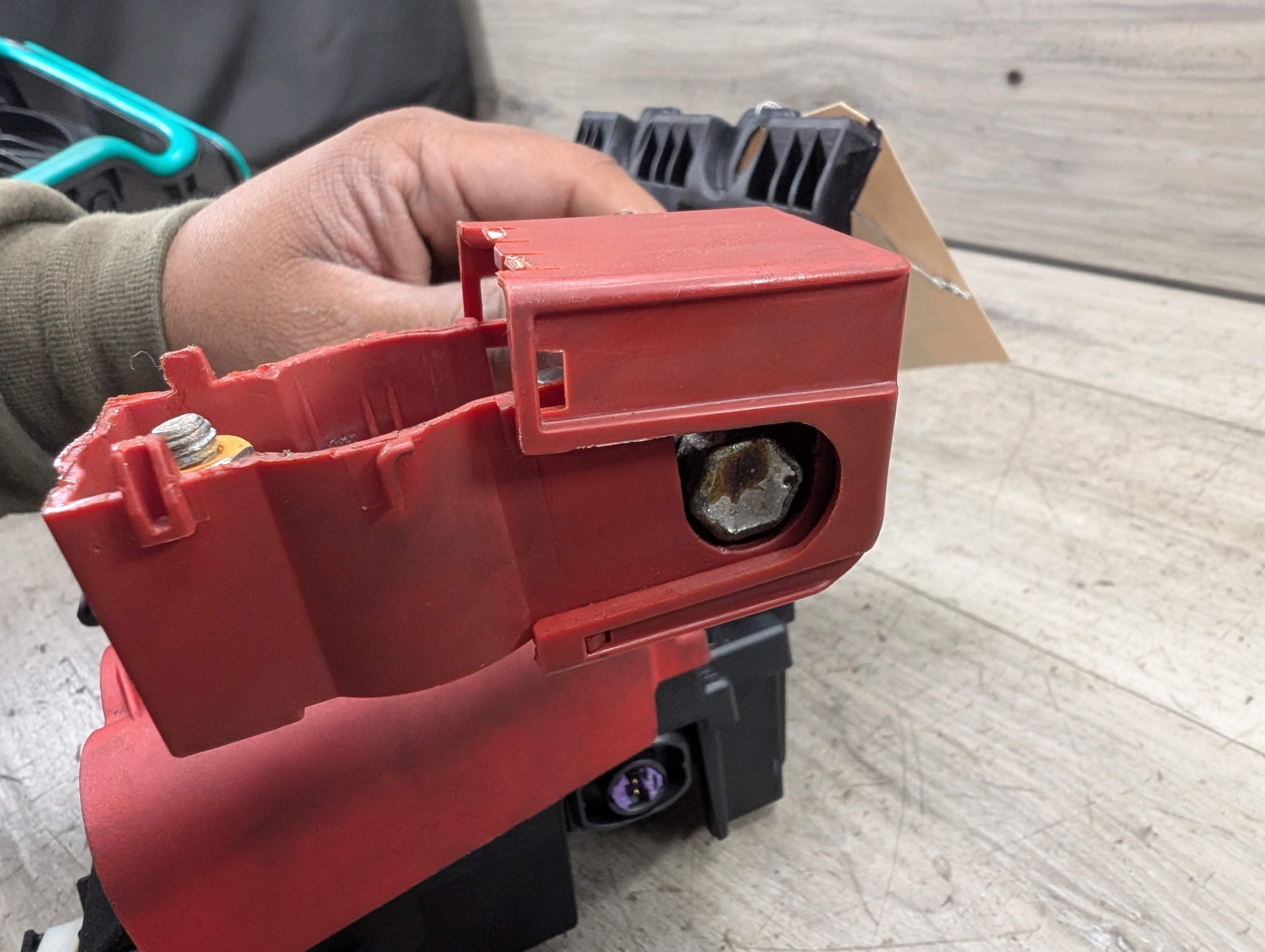 OEM BMW F90 G11 G12 G30 Rear Battery Power Distribution Box w/Cable Te ...