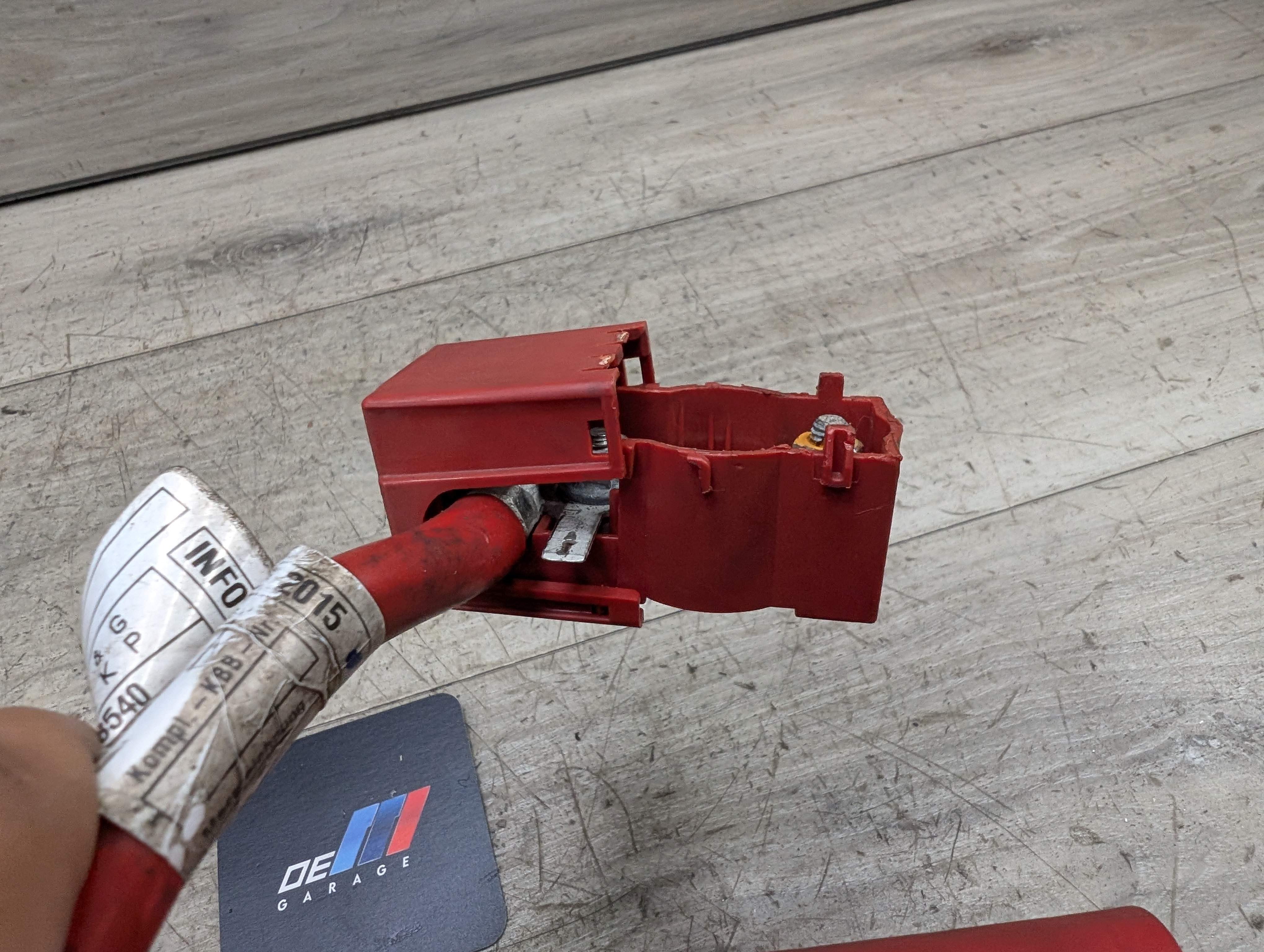 OEM BMW F90 G11 G12 G30 Rear Battery Power Distribution Box w/Cable Te ...