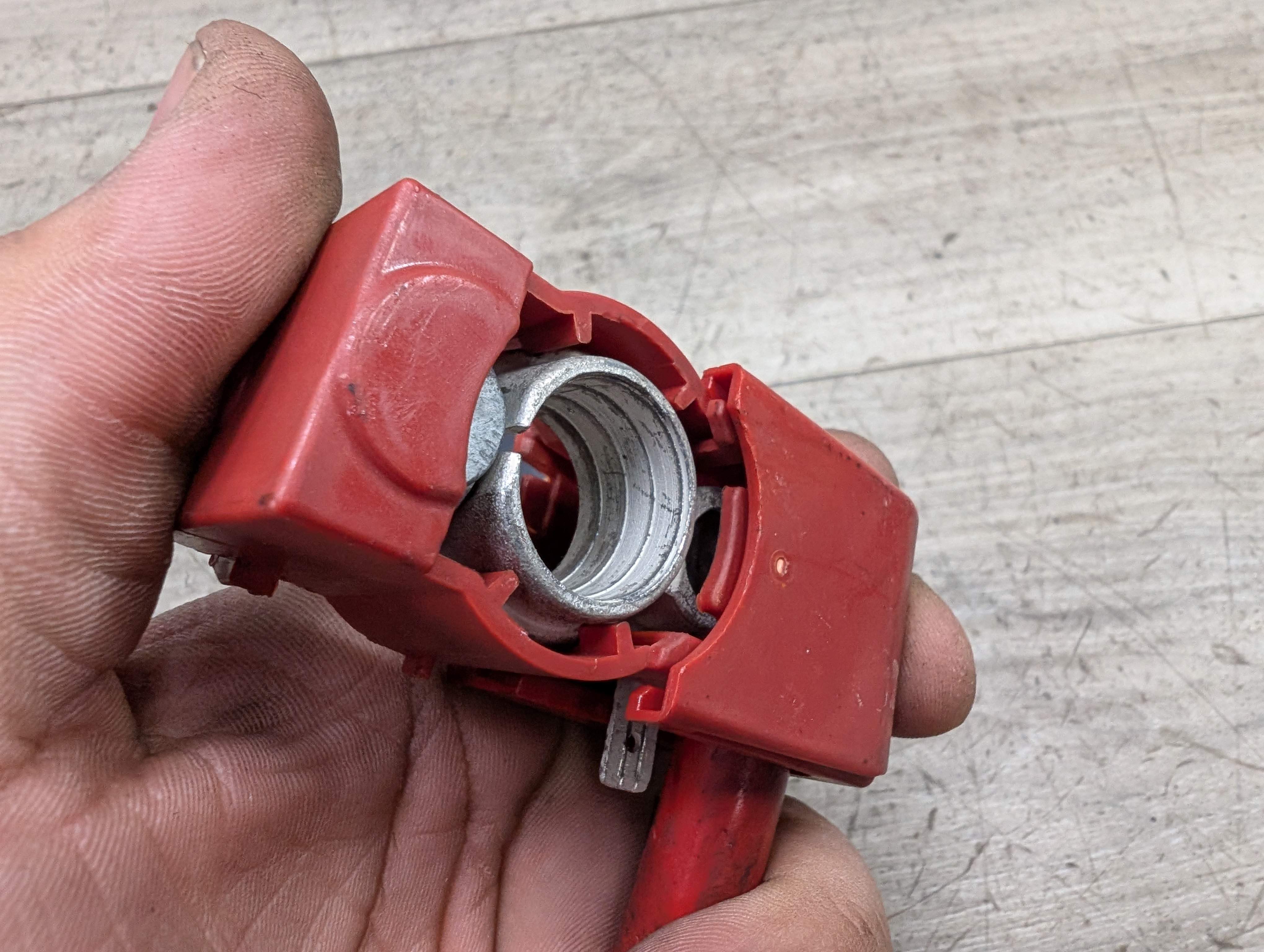 OEM BMW F90 G11 G12 G30 Rear Battery Power Distribution Box w/Cable Te ...