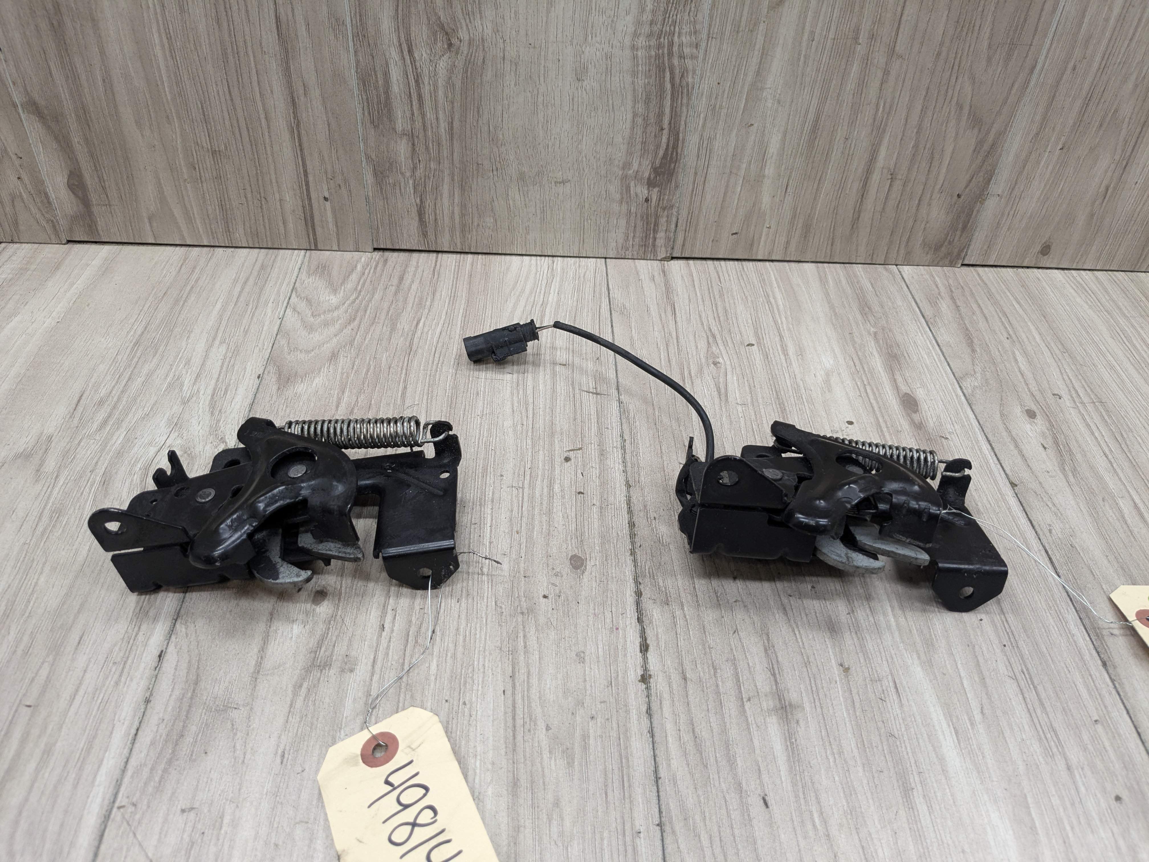 OEM BMW F22 F30 F32 F36 F80 F82 F87 M4 Hood Safety Catch Lock Latch Br ...